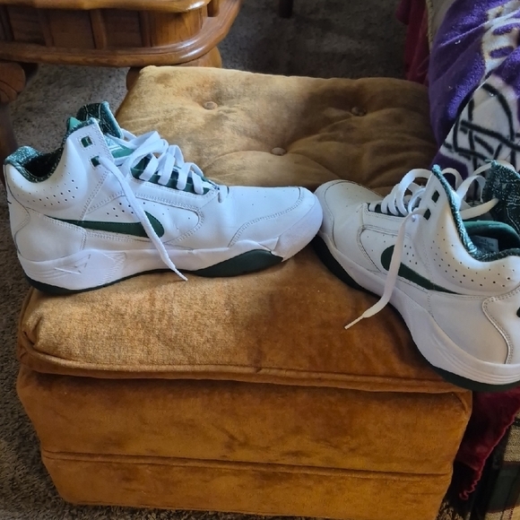 Nike | Shoes | Nike White And Green Sneakers With Supportive Midsole ...